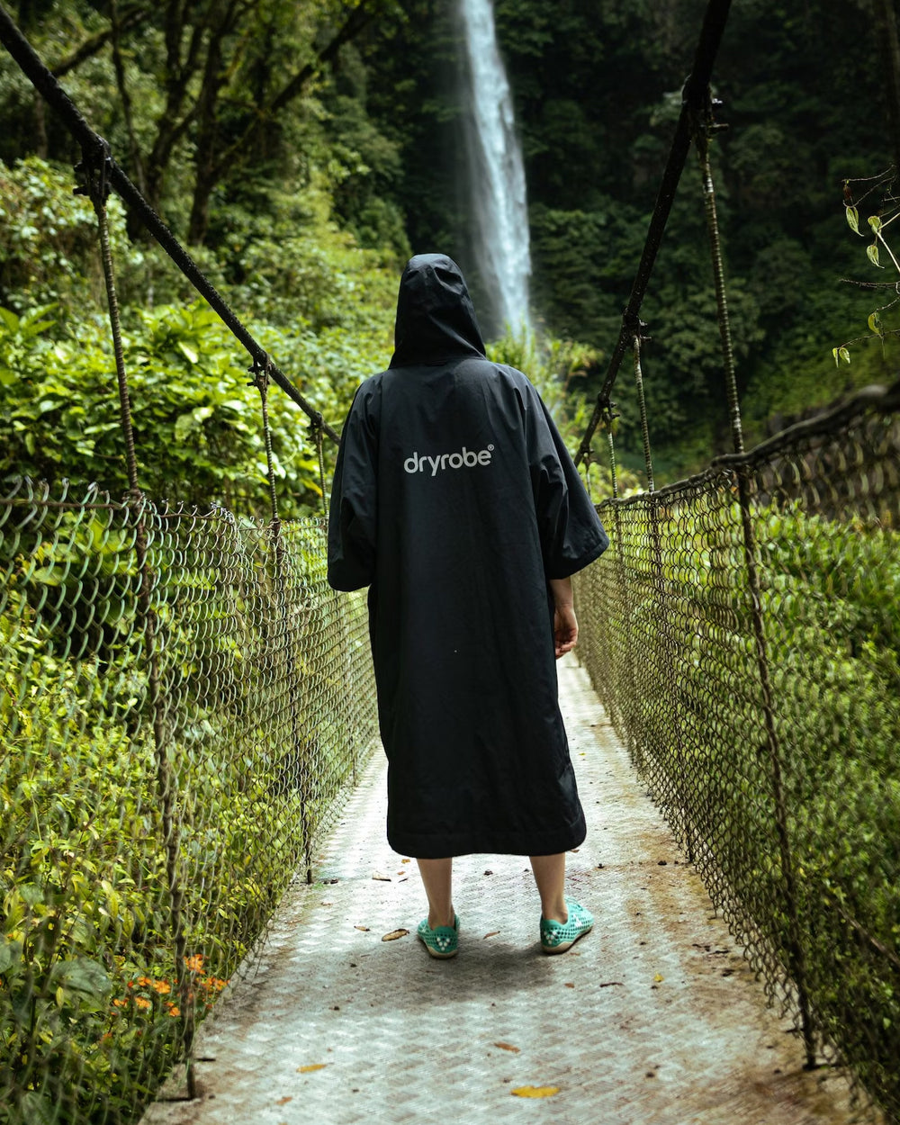 Black Lite Changing Robe | Dryrobe® – Dryrobe® USA