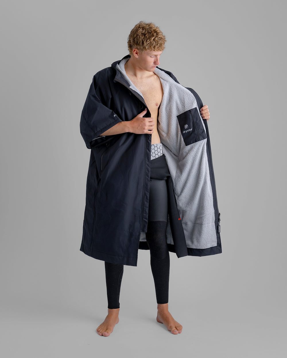 Black Lite Changing Robe | Dryrobe® – Dryrobe® USA