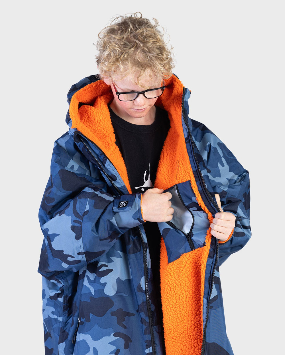 Blue Camo Orange Long Sleeve Kids Changing Robe | Dryrobe® – Dryrobe® USA