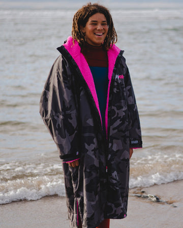 Black Camo Pink Long Sleeve Adult Changing Robe | Dryrobe® – Dryrobe® USA